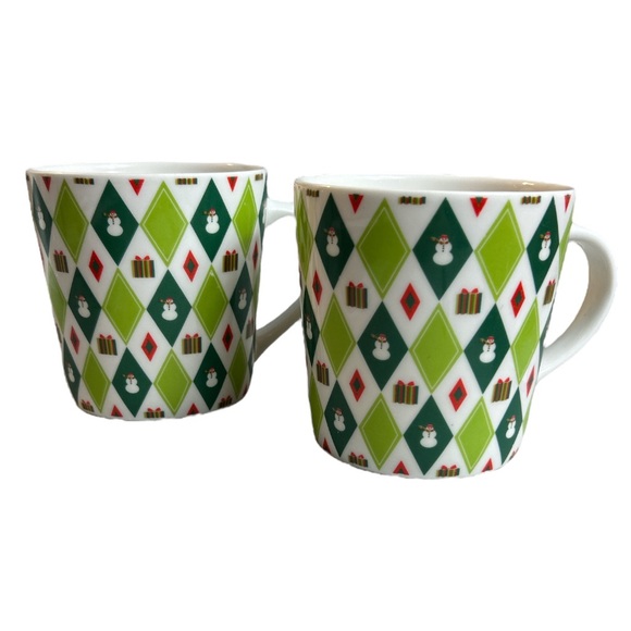 Starbucks | Kitchen | 2 Starbucks Christmas Mugs Barista Wrapping Paper ...